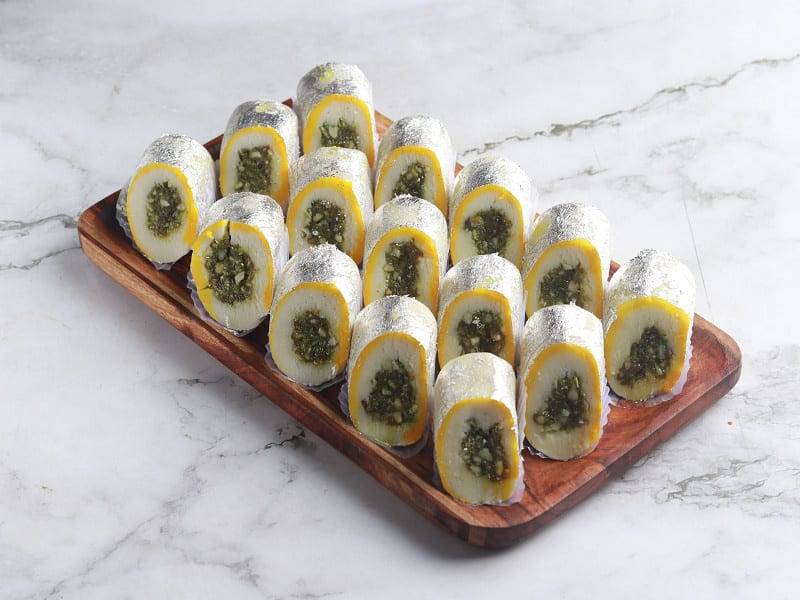 Madhur Sweets Gulkand Cutting Roll – Veeha Foods