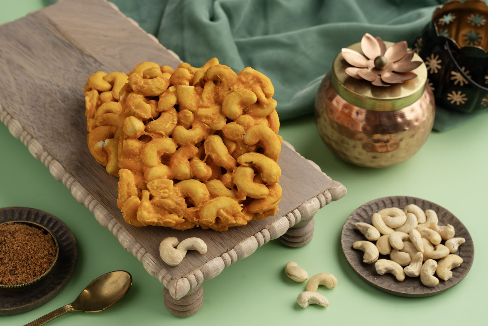 Pothgaal Sweets Bellam Kaju Pakkam - Veeha Foods