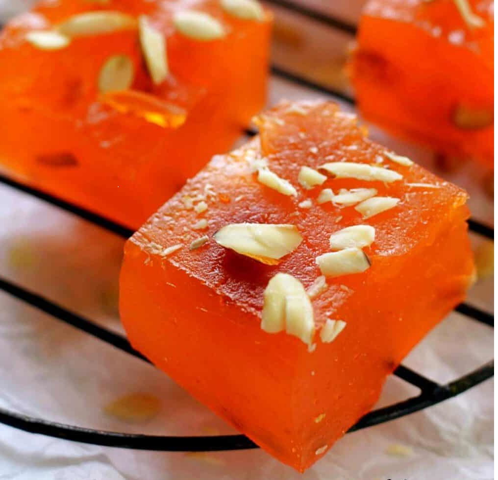 Godavari Vantillu Bombay Halwa (Karachi Halwa) 250 gms - Veeha Foods