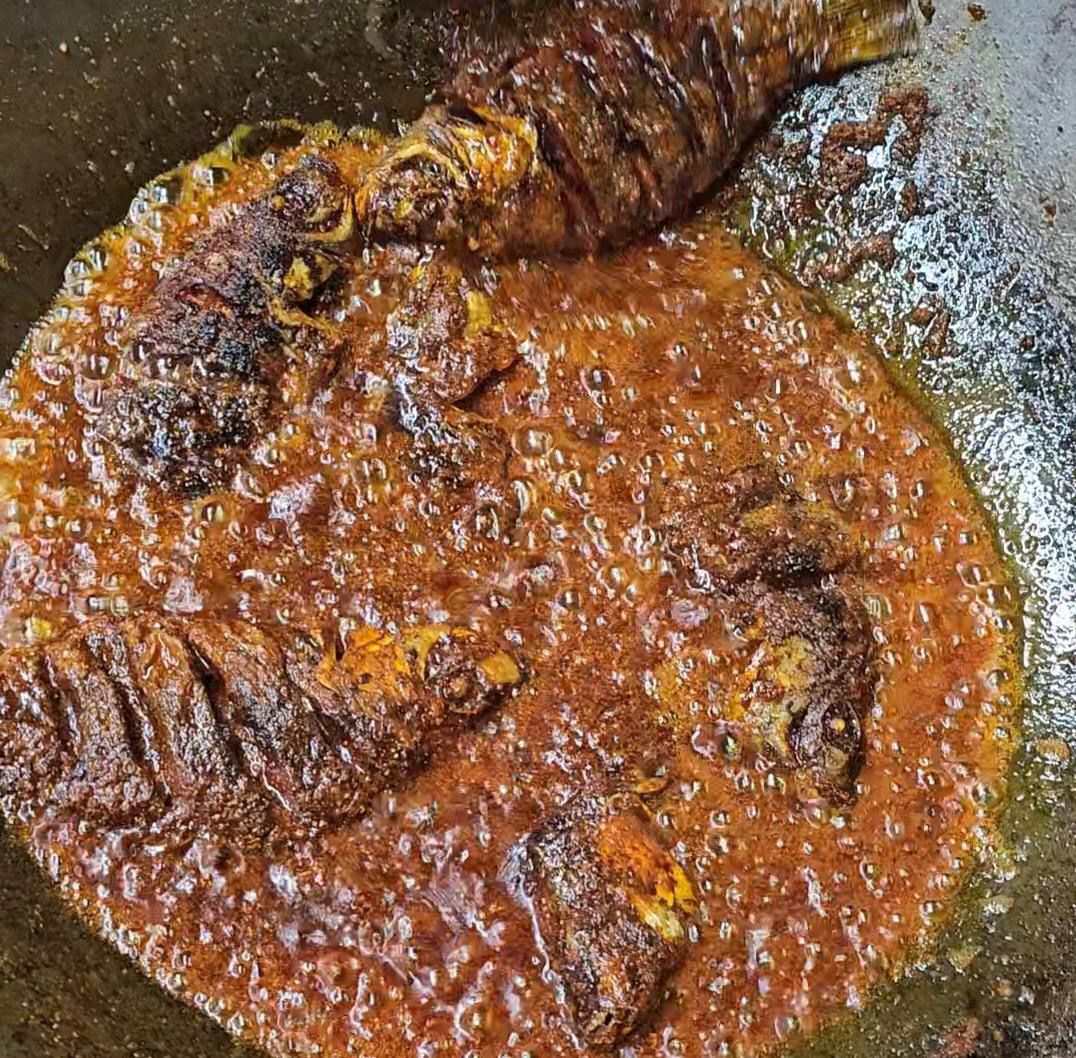 Jampani Pickles Full Fish Pickle - Veeha Foods